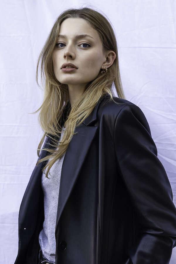 Jana Bauer — Actors Models Talents